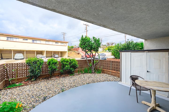Modern Cozy Retreat Stylish Stay With Patio & Park - Pico Rivera, CA