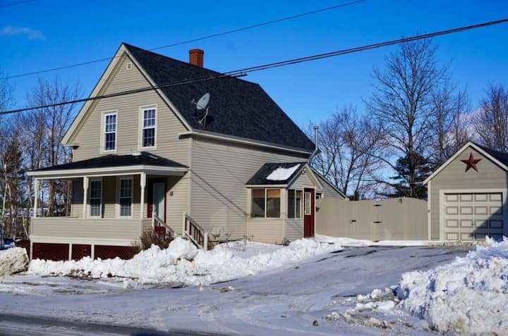 Winter Home • Snowmobile From Driveway • Walk Town - Greenville, ME