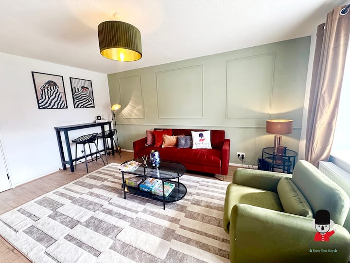 Kozyguru | Salford 4br 3bathroom W/parking 10ppl - Salford