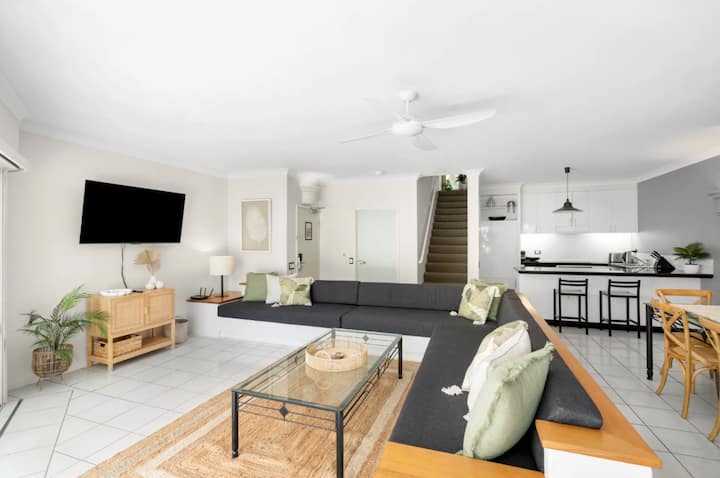 Alamanda Suite 43 Beachfront Accomodation - Palm Cove