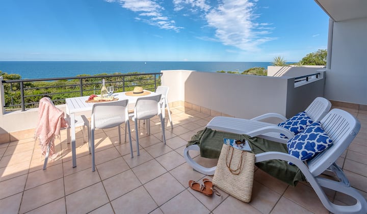 Two Bed Sophisticated Comfort With Ocean Views - Coolum Beach