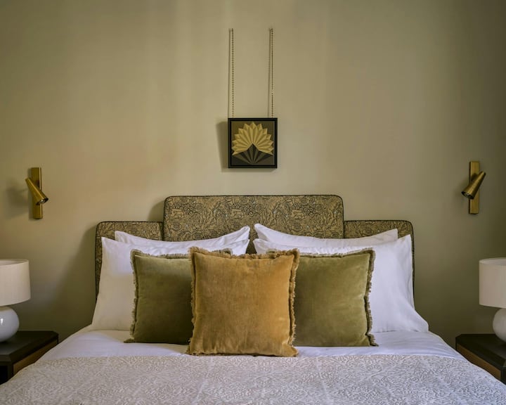 Elegant Woodwork & Swanky Shared Spaces - Prague