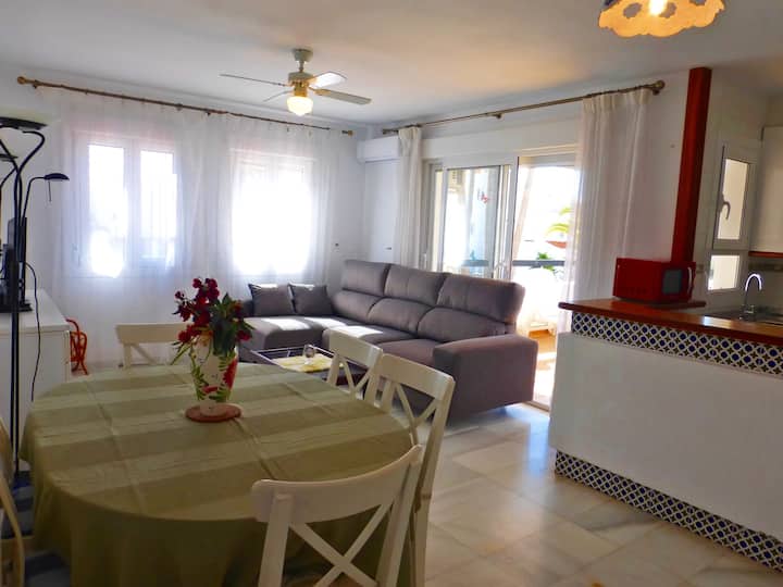 Bel Appartement De 2 Chambres - Roquetas de Mar