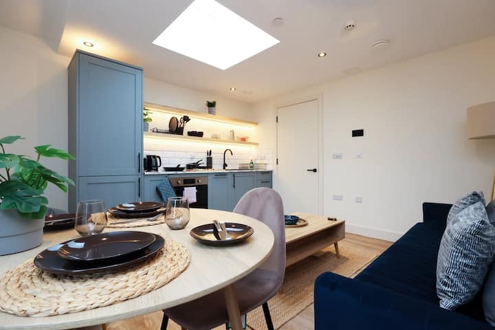 Historic 1-bed Retreat In Swansea’s Albert Hall - 斯旺西