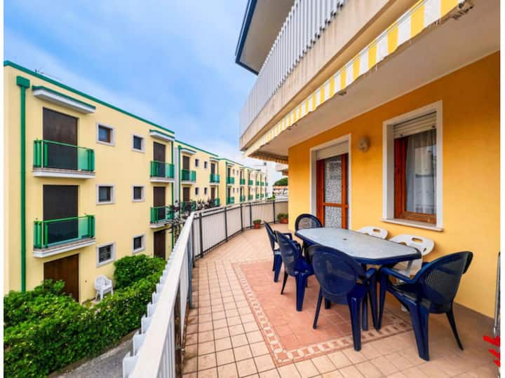 Appartement Moderne Avec Une Terrasse Spacieuse - Bibione Pineda
