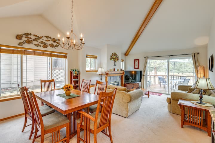 Hot Tub At Townhome On 8th Green In Redmond - Eagle Crest, OR