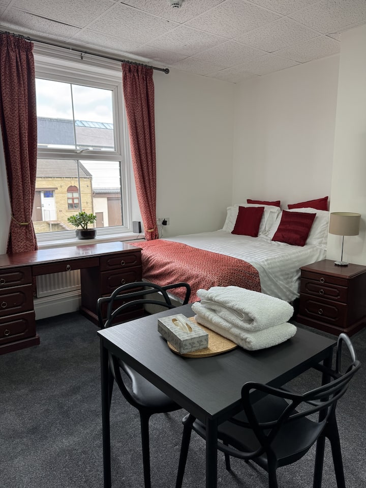 Studio-famille-salle De Bain Privée-vue Sur Rue - Mirfield
