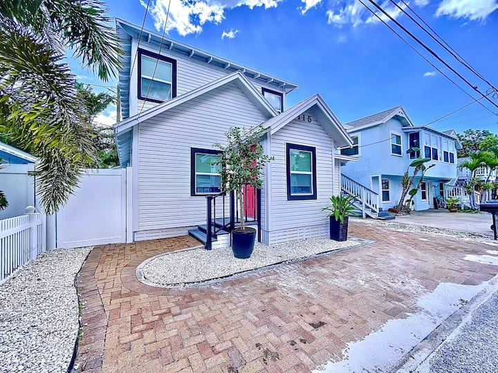 "By The Beach" In Treasure Island - Treasure Island, FL