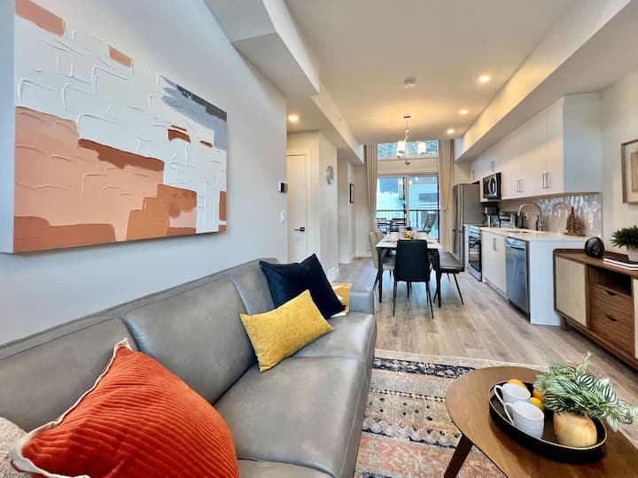 Banff Gate Stay- Hot Tub, View, Free Parking, Bbq - Canmore