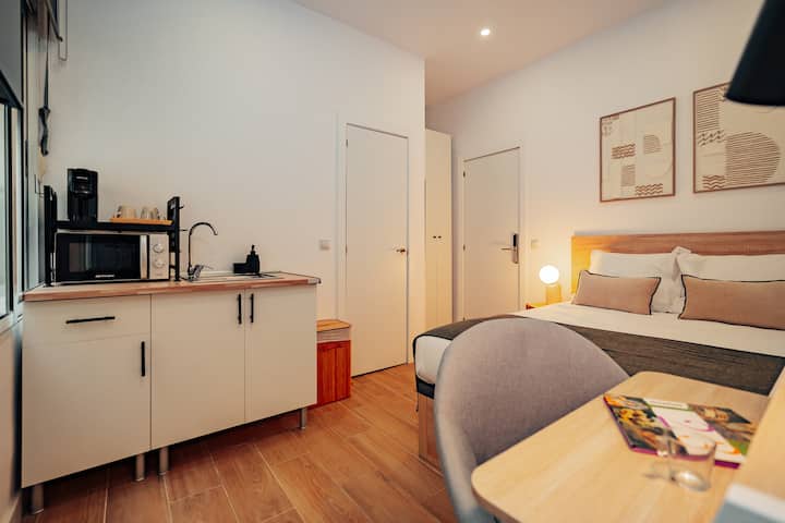 Suite Tormes Doble Bed In Madrid's Center Coliving - Madrid