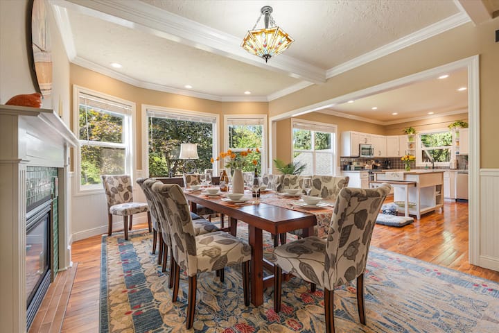 6br Historic Gem | Chef’s Kitchen | Dogs Welcome - Dundee, OR