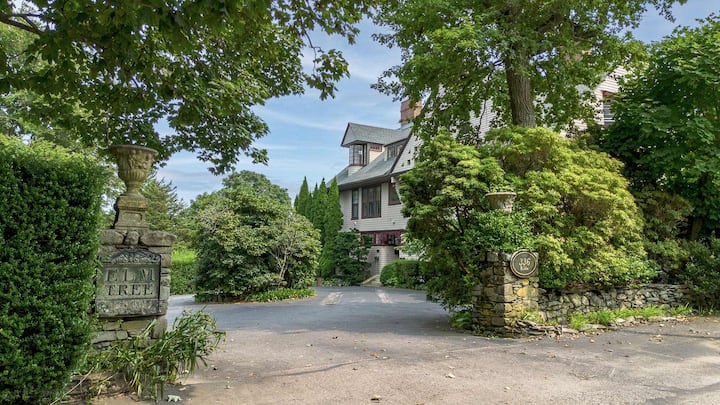 The Elm Cottage - Newport, RI