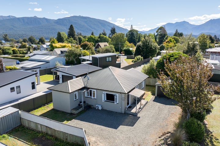 Lakeside Haven - Te Anau Holiday Home - Te Anau