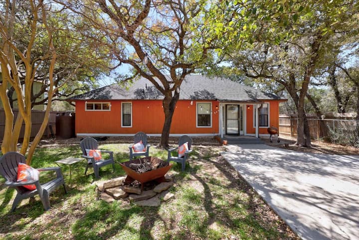 Stylish Lake Travis Retreat In Austin - Lakeway, TX