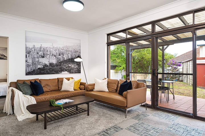 Charming North Sydney Cottage With Spacious Yard - Sydney