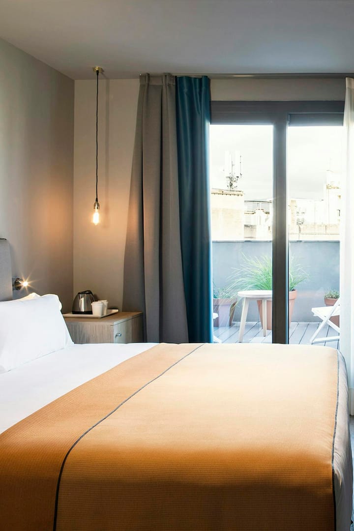 Hotel Room With Terrace | Yurbban Trafalgar Hotel - Barcelona