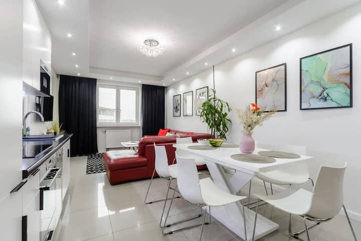 Lumina | Family Apartment With Balcony | Parking - Warsaw
