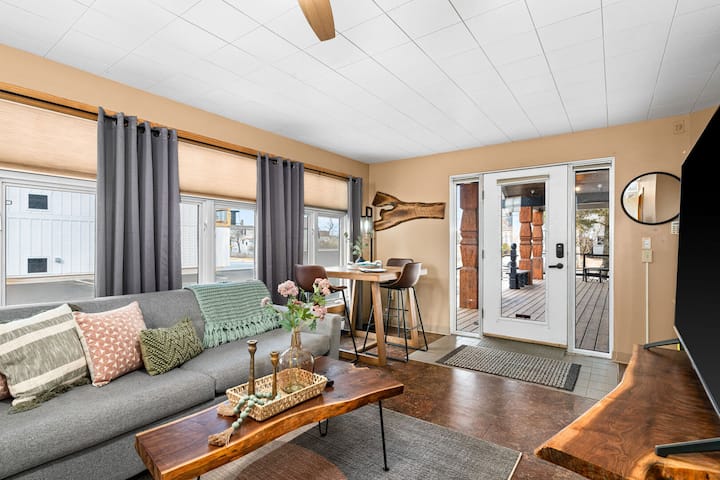 Luxury Condo W/ Beach Access | Dragestil 723-2 - Duluth, MN