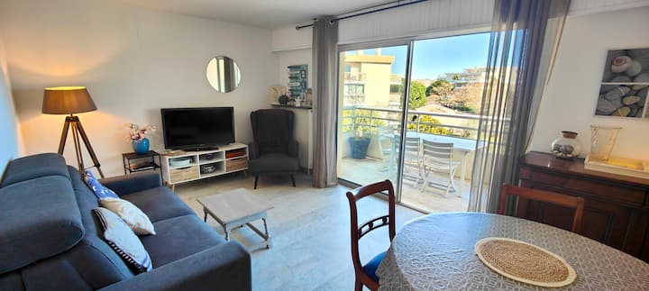 Charmant T2 Avec Balcon Proche Du Port De Fréjus - Fréjus