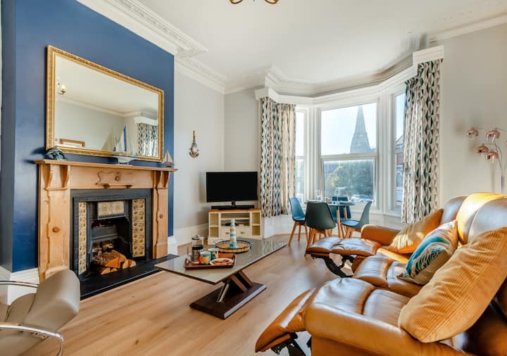 The Blue Door Apartment - Bridlington