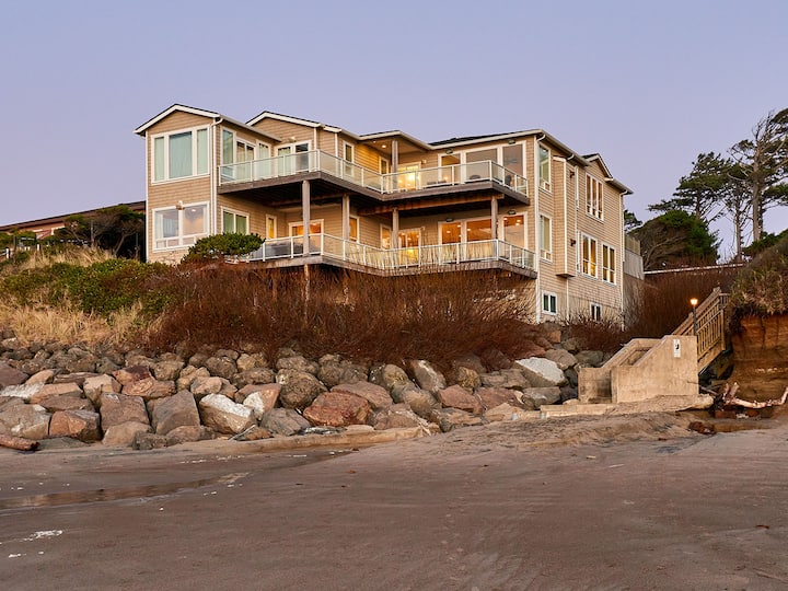 Admiral's 9/9 Gleneden Beach. Whale Watching - Depoe Bay, OR