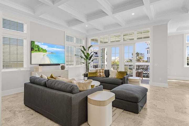 Chefs Kitchen| Heated Pool And Hot Tub|260 Coastal - Fort Myers Beach, FL