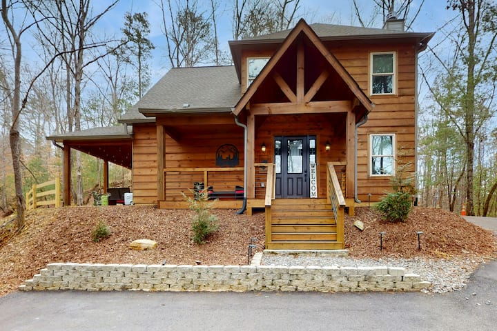 3 Br Home With Outdoor Fire Pit & Modern Amenities - Ellijay, GA