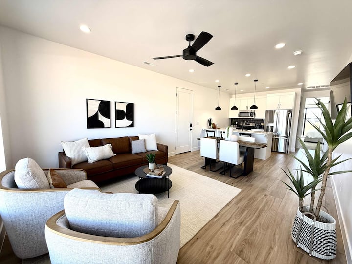 Luxury Desert Townhome W/stargazing - Kanab, UT