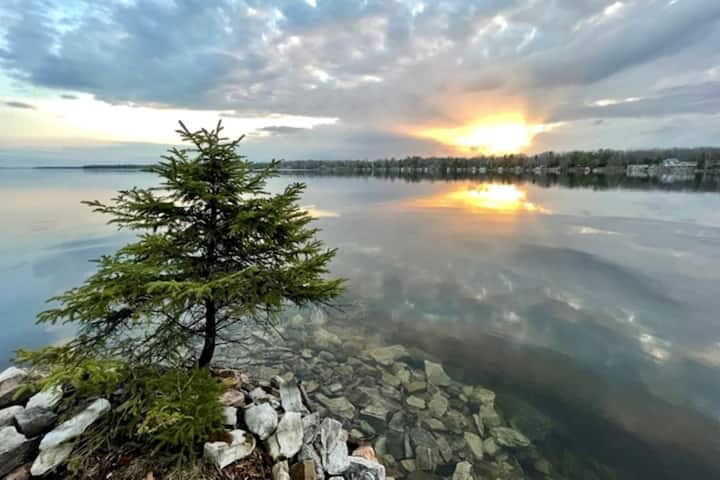 West Exposure! Wifi, Ac, Dw, Laundry, 2 Fridges! - Rosedale, ON, Canada