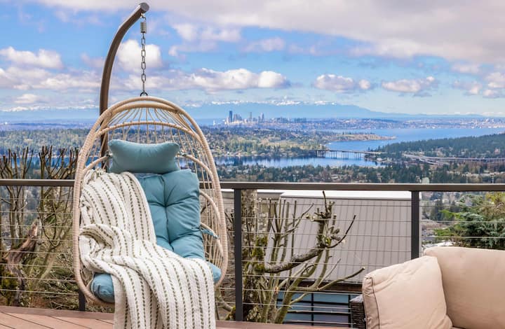 Luxury Bellevue 2b Basement W/ 180º+ Stunning View - Bellevue