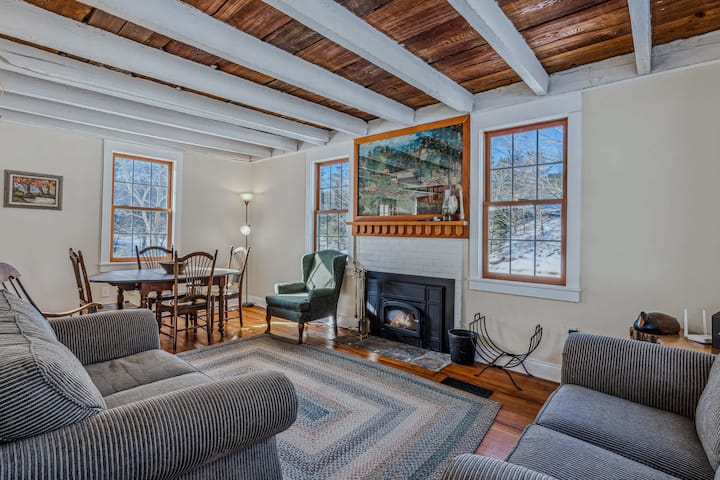 Historic Charm, Located On The River - Rustic Chic - Woodstock, VT
