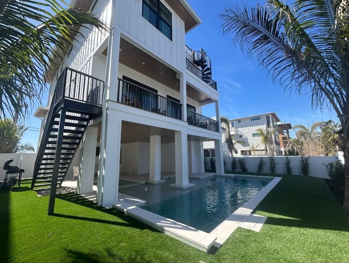 Seaclusion By Anna Maria Island Accommodations - Anna Maria Island, FL