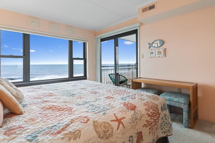 Pent House Oceanfront Convention Center Condo - Ocean City, MD