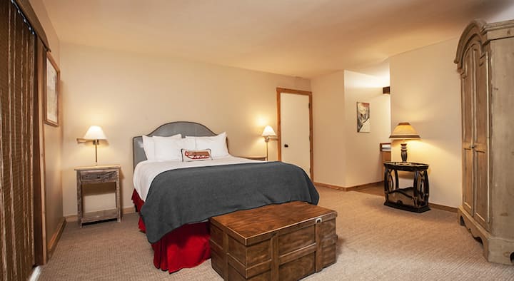 Spacious Condo W/ Kitchen - Ski, Golf & Spa Access - Sun Valley, ID