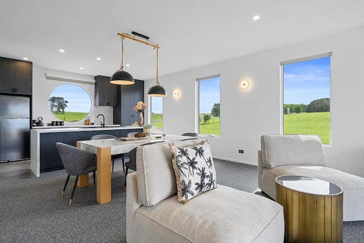 Rose's Villa - Multi-night With Breakfast - Stanley