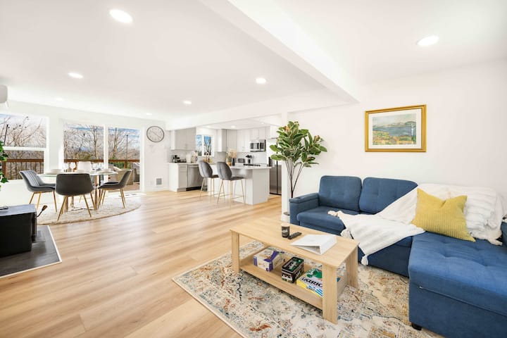 Step-free 2br Retreat W/ Panoramic Views On Deck - South Seattle - Seattle