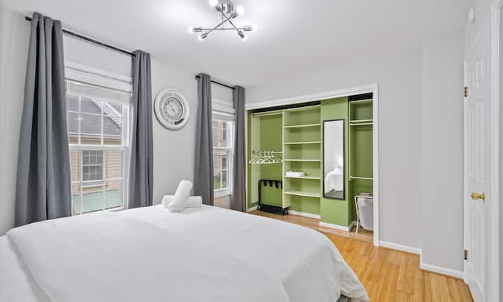 Modern Luxury | Dc | Free Parking - Arlington, VA