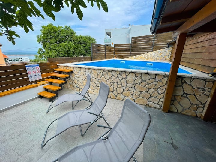 Appartement à Dramalj Près De La Plage & Piscine - Crikvenica