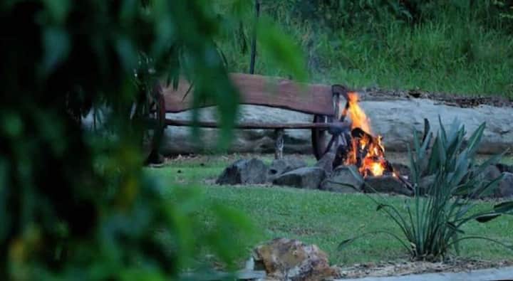 Ginger Wilde Hideaway. Bar. Dance. Spa Sleeps 35+ - Noosa