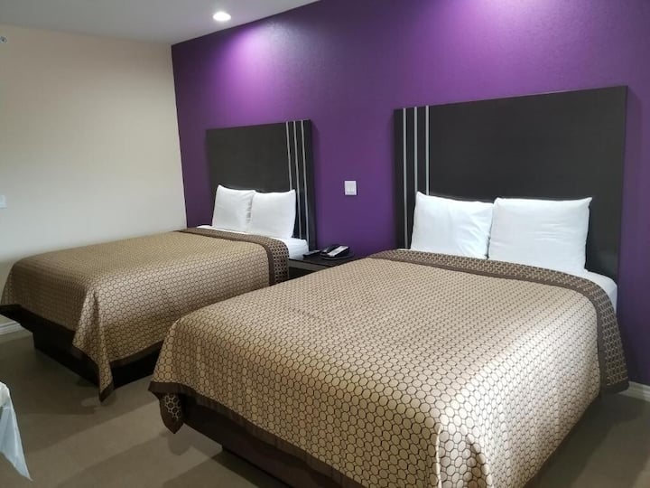 2 Queen Beds Kitchenette, Scottish Inns, Parking - Bay City, TX