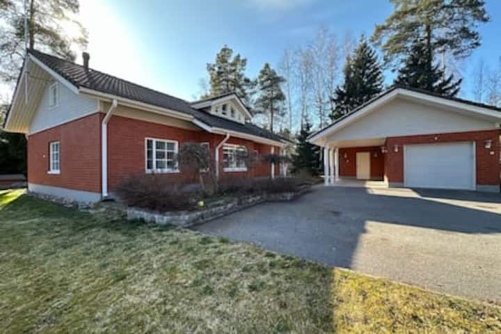 Palokärjentie 6 · Kotimaailma -  Hieno Omakotitalo - Jakobstad