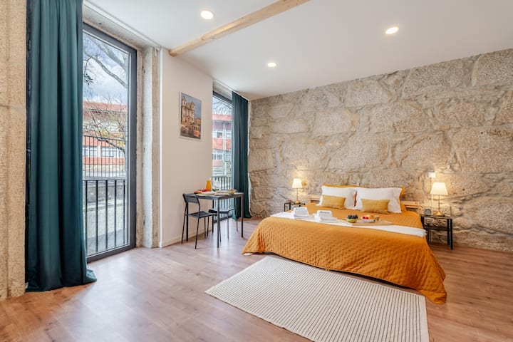 Hostwise - Stylish Stone-walled Flat - Porto