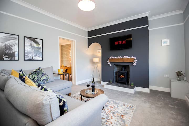 Beautiful 3 Bedroom House Close To The Sea - Redcar