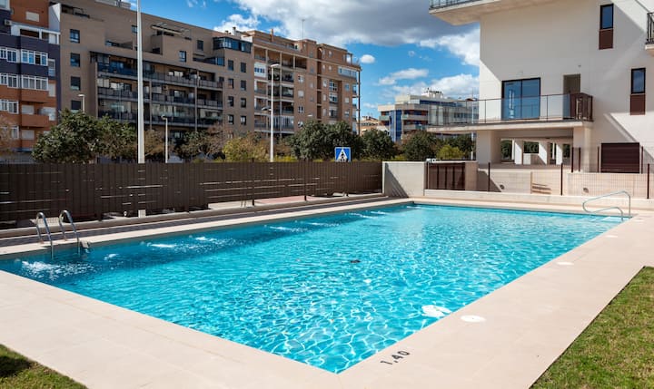 Apartamento De 4 Habitaciones Con Piscina - Sagunto