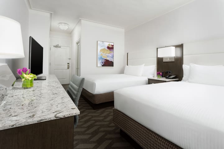 Historic Boston Stay | Spacious Family Room - Boston, MA