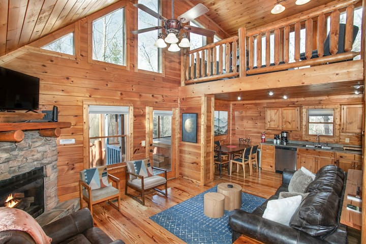 New! Hot Tub, Fireplace & Balcony Views - Gatlinburg, TN