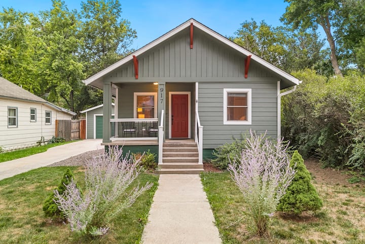 Cozy Patio & Pup Friendly Yard Near Downtown! - Loveland, CO