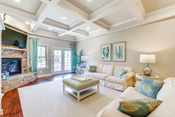 Swim, Hike & Chill: Spacious Ocean View Townhome! - Delaware