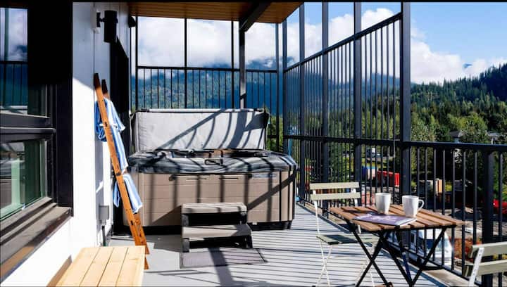 Fourteen Two Revelstoke - Revelstoke