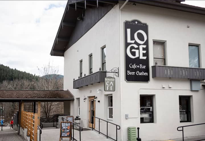 King And Bunk With Accessible Features - Leavenworth, WA